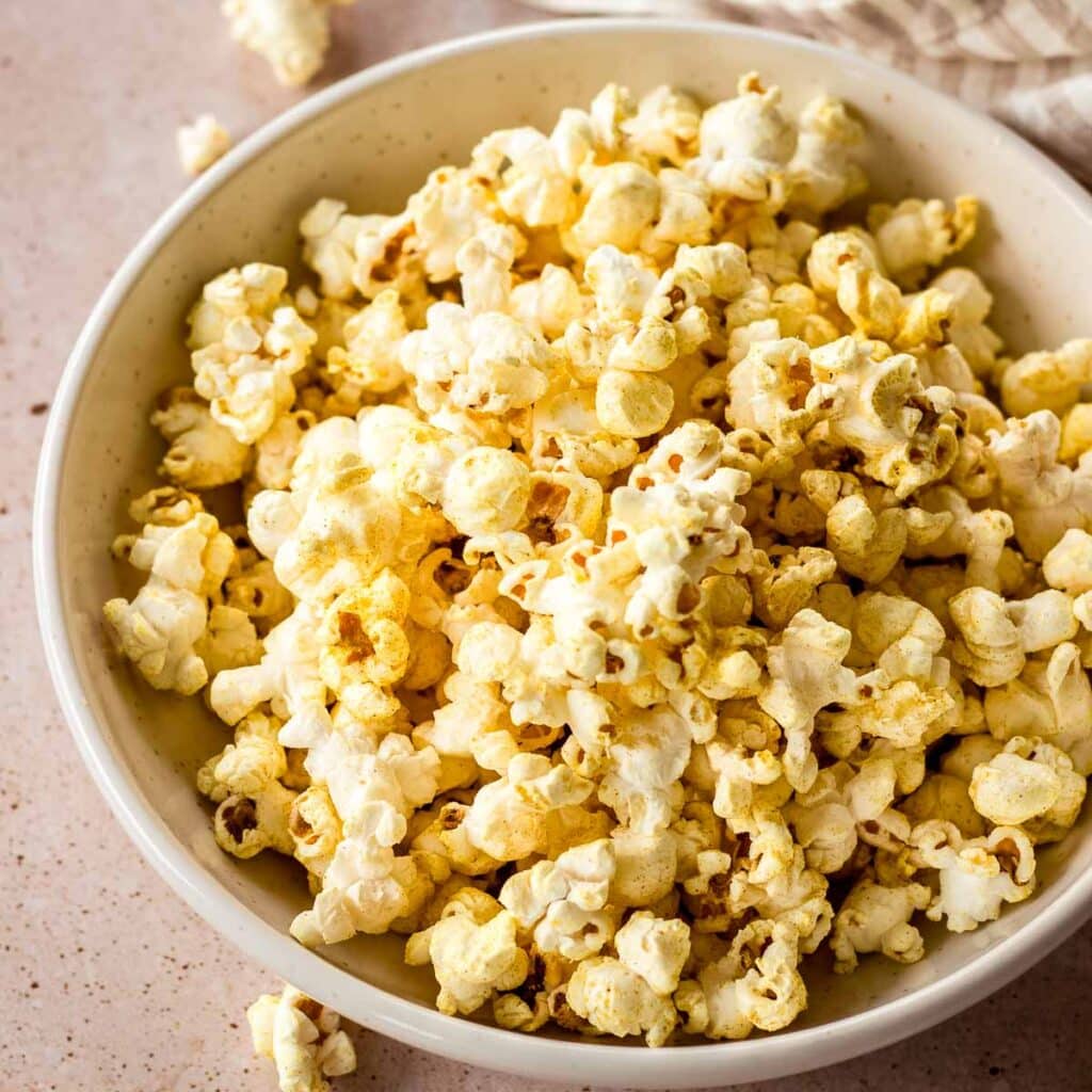 Easy Cheesy Vegan Popcorn