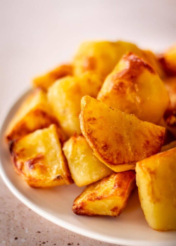Best Easy British Roast Potatoes (Vegan)