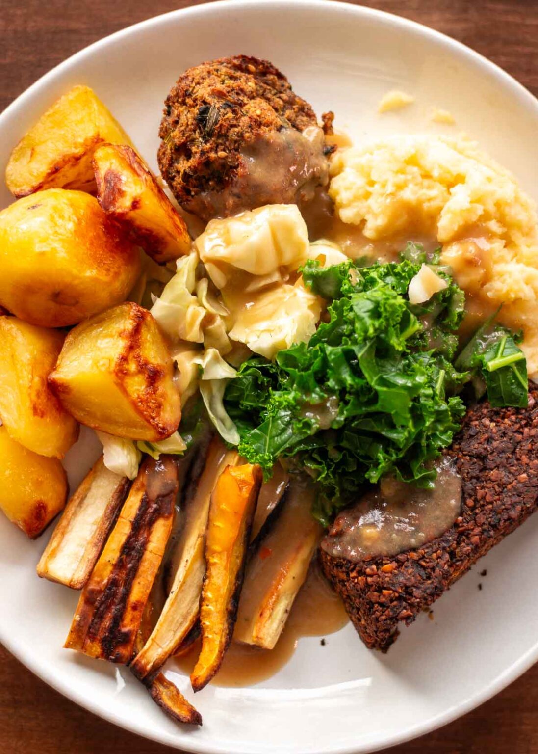 Best Easy British Roast Potatoes (Vegan)
